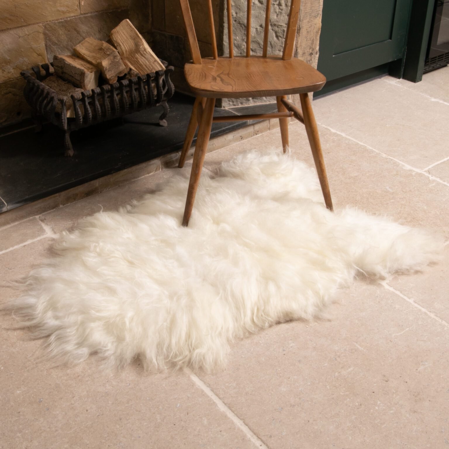 Soft Ivory Icelandic Sheepskin Rug for Home Comfort