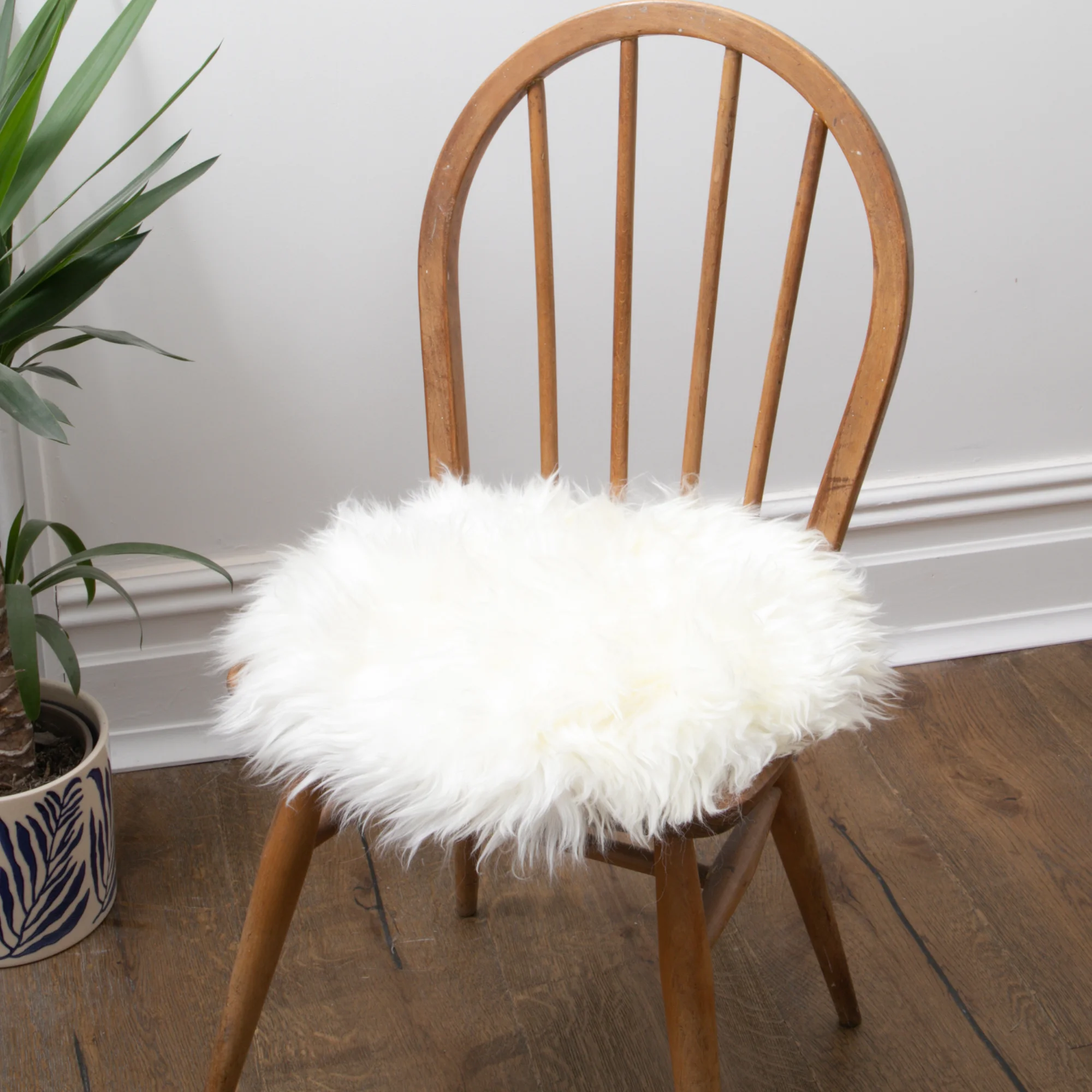 Sheepskin Chair Pad Round Ivory White | Simply Sheepskin